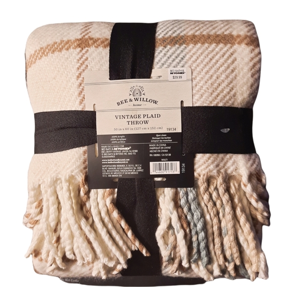 Bee And Willow Throw Blanket